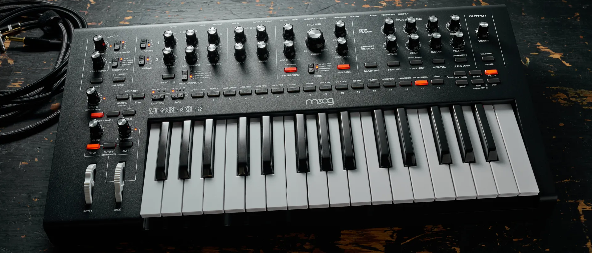 Moog Messenger Synth Review: A Fresh Take on Analog Sound | SEE ROCK LIVE