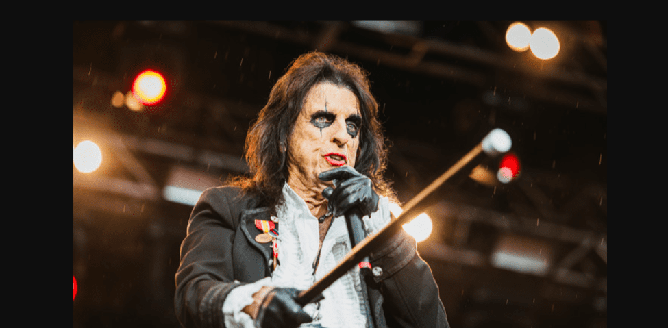 Alice Cooper’s Triumphant Return to the Top of the Charts | SEE ROCK LIVE